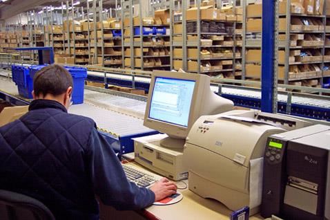 Agent magasinier / Agente magasinière gestionnaire de stocks - Radio ...